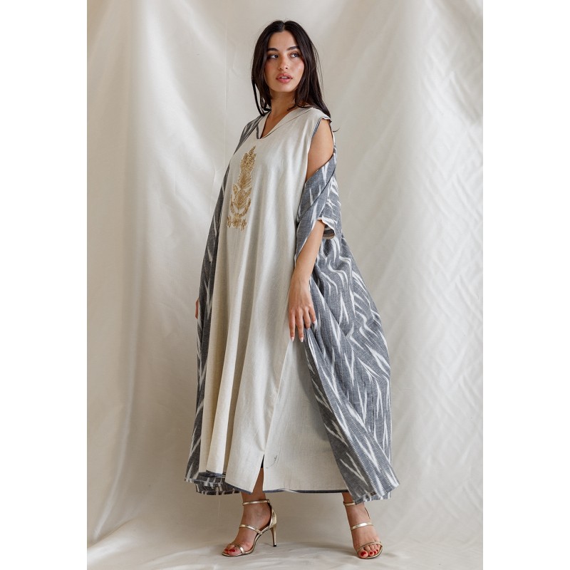 Flower Sleeveless Gold Dotted Bisht Set